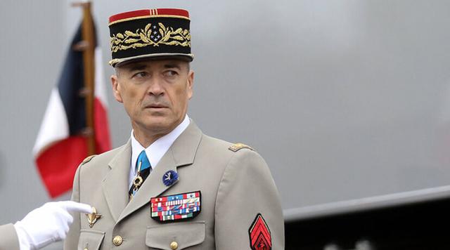 Le général Thierry Burkhard quitte le commandement des armées françaises