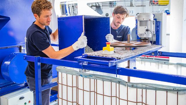 Plastic Odyssey, escale en Indonésie pour démocratiser les technologies de recyclage