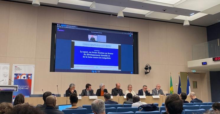 Comment le sport peut-il devenir un outil clé de la diplomatie française